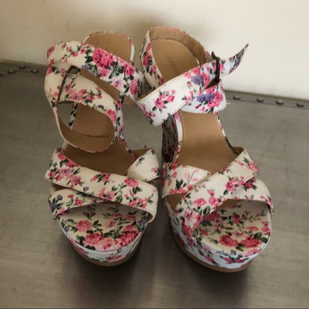 Pink Flowers Platforms - Gem